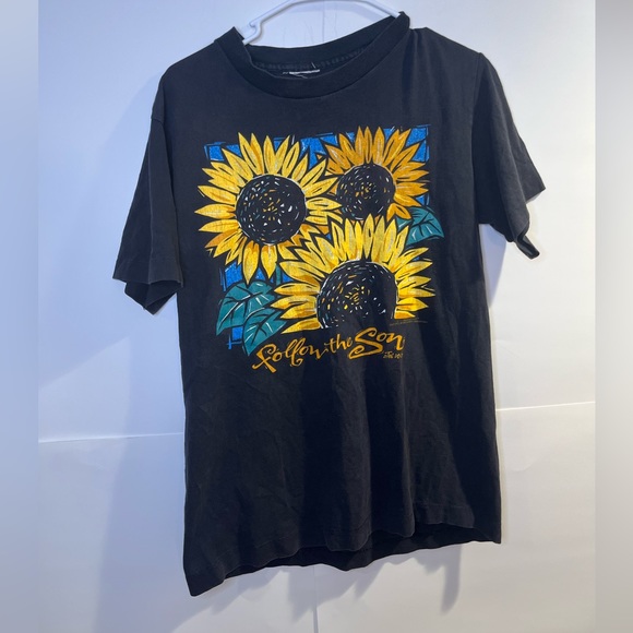Shirts | Artsy Graphic Tshirt | Poshmark